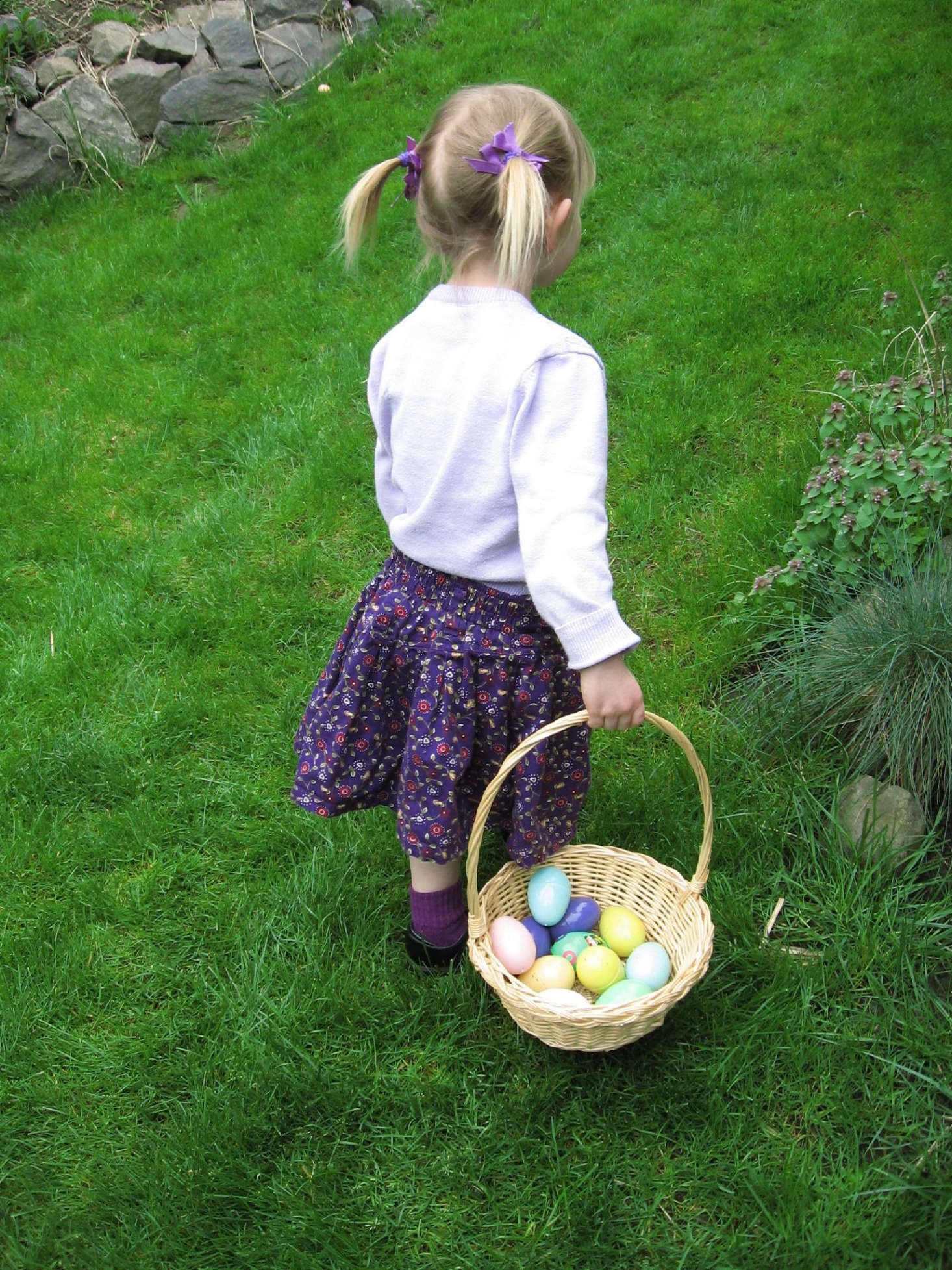 DIY: Easter Egg Hunt in the Garden - Gardenista