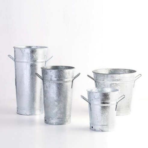 5 Favorites: French Flower Buckets - Gardenista
