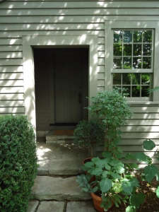 Hardscaping 101: Front Stoops - Gardenista