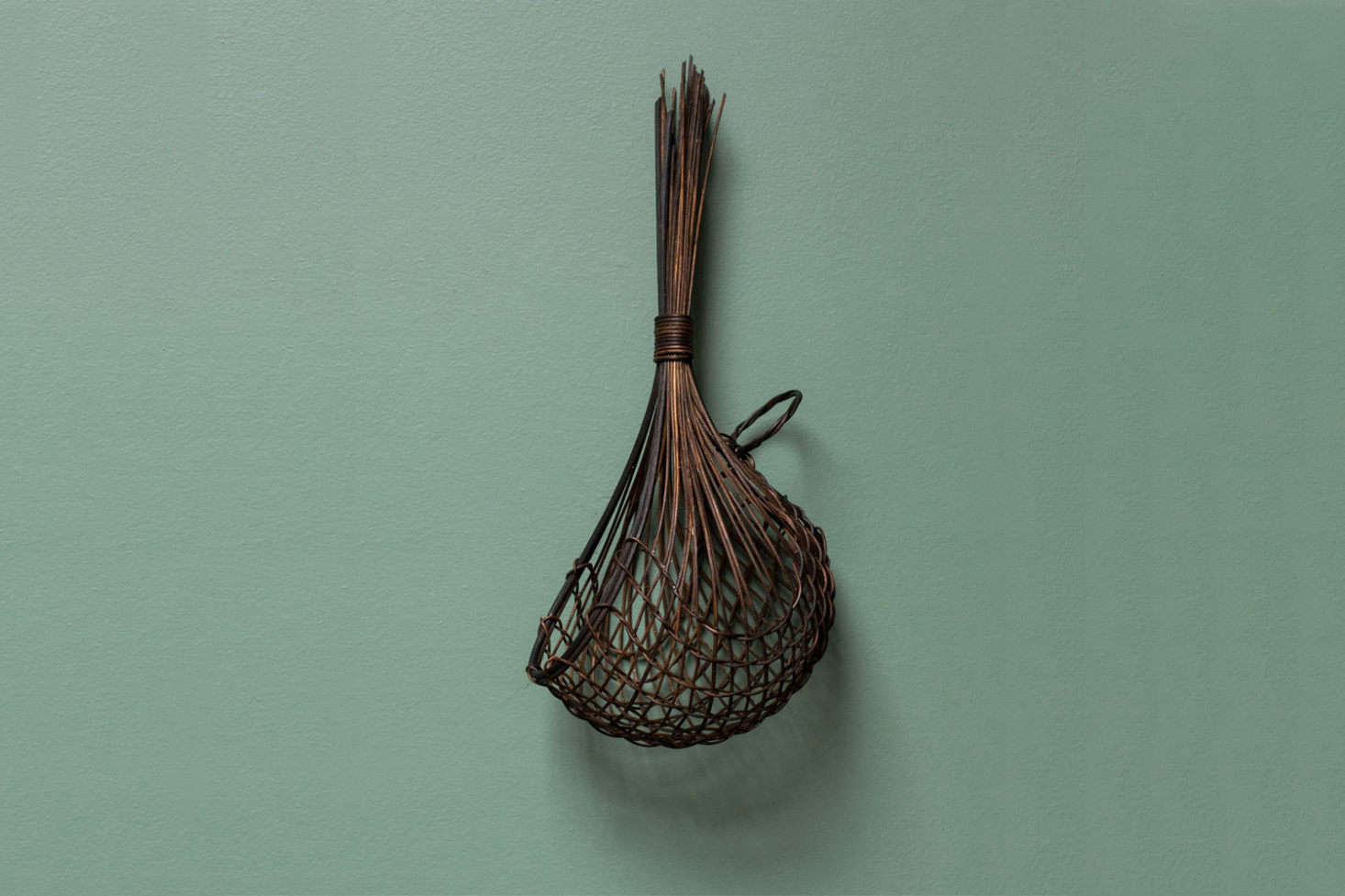 10 Easy Pieces: Onion and Garlic Baskets - Gardenista