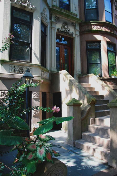 Hardscaping 101: Front Stoops - Gardenista