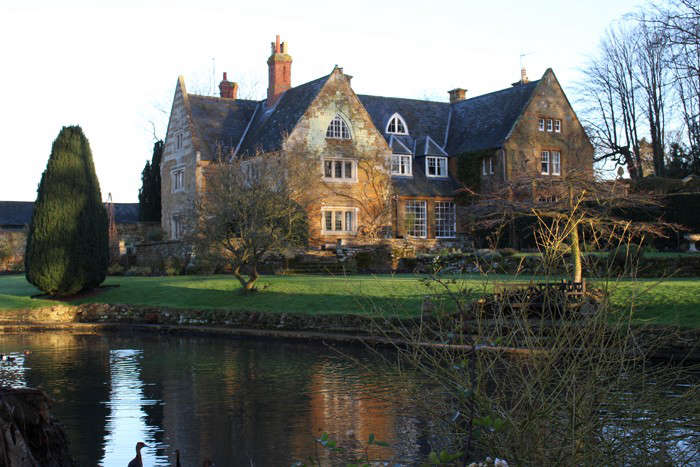 Garden Visit: A Peek Inside the Potting Shed at Coton Manor - Gardenista