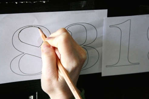 DIY: Painted House Numbers - Gardenista