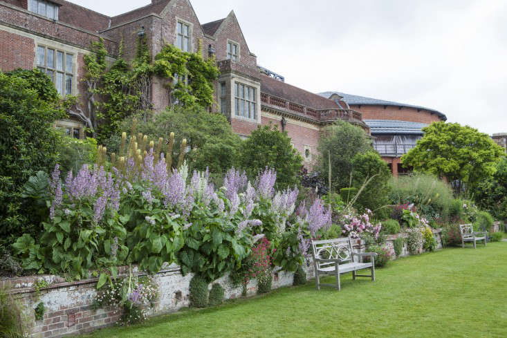 Garden Visit: The Unique Charm of Glyndebourne in Sussex - Gardenista