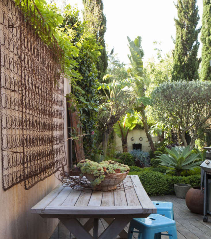 Steal This Look: Mattress Springs as DIY Wall Art - Gardenista