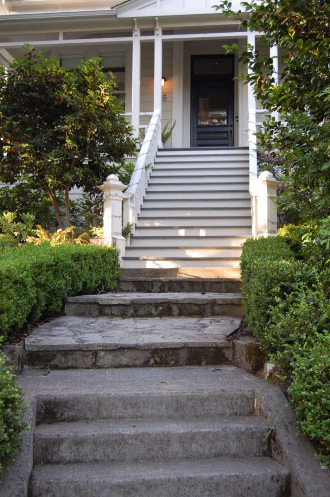 Hardscaping 101: Front Paths - Gardenista