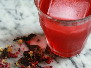 Plant Based Diet: Summer Goddess Sun Tea - Gardenista