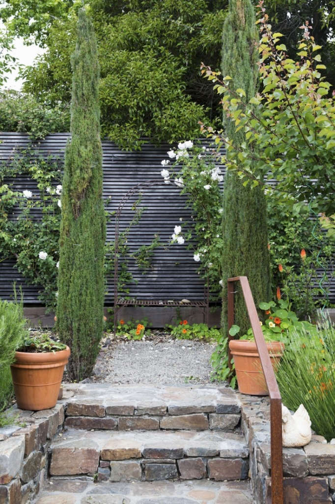 Garden Visit: A Modern CA Garden Inspired by the Classics - Gardenista