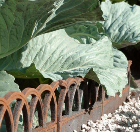 Hardscaping 101: Metal Landscape Edging