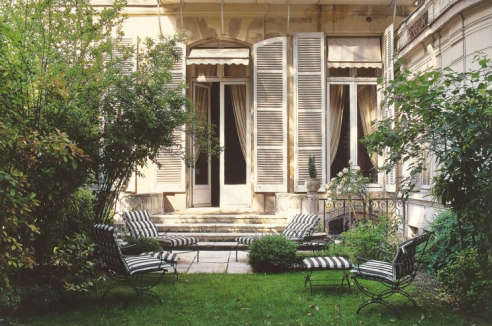 Required Reading: Private Gardens of Paris - Gardenista