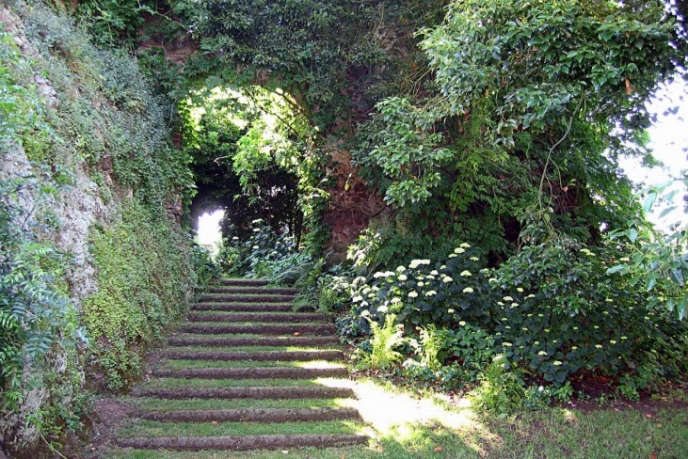 Paradise Found: Designer Dan Pearson's Modern Garden for a Medieval ...