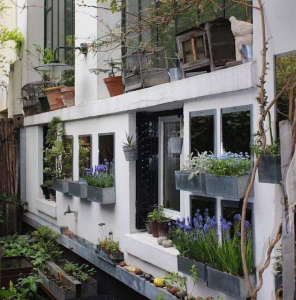Hardscaping 101: Window Boxes - Gardenista