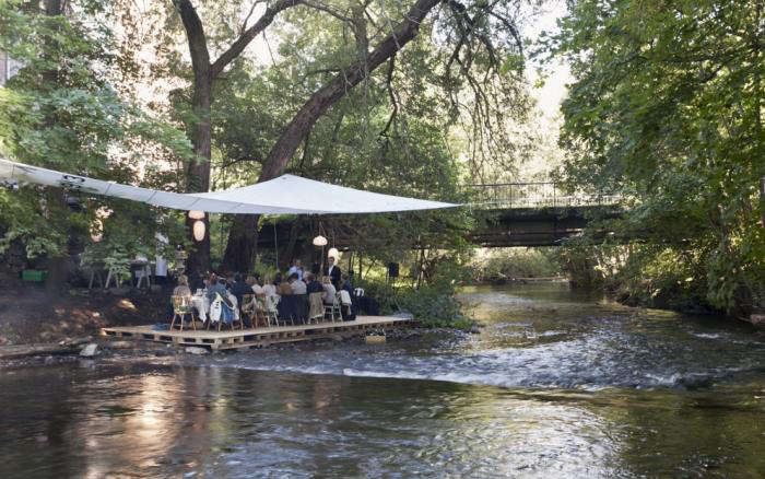 The Ultimate Open-Air Dinner Party: A Floating Pallet Under the Stars ...