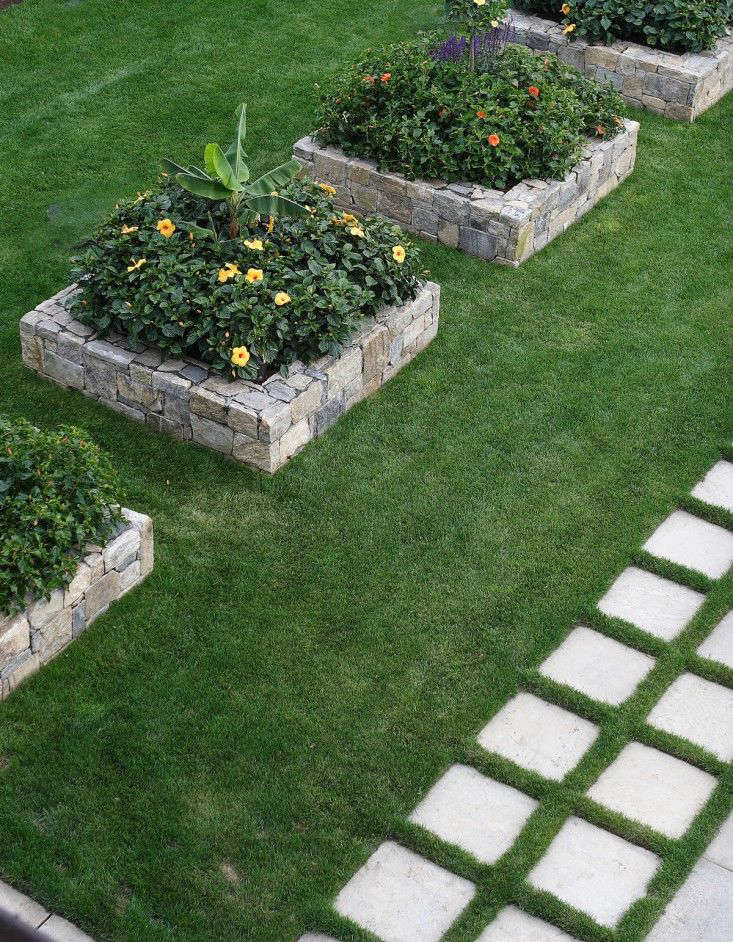Landscape Design: 10 Gardens Transformed by Raised Beds - Gardenista
