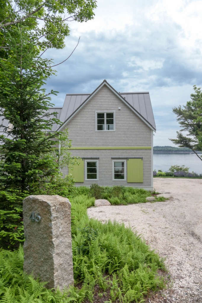 Hardscaping 101: Seashell Paths and Driveways - Gardenista