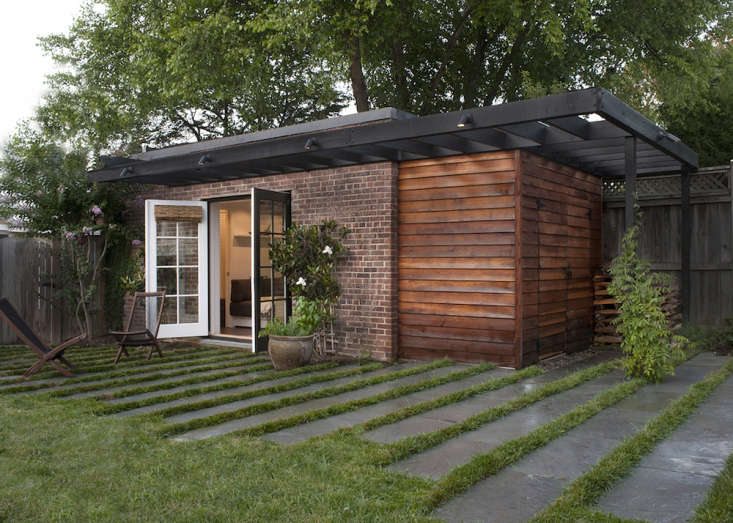 Outbuilding of the Week: Guest Cabana by Fowlkes Studio in Washington ...