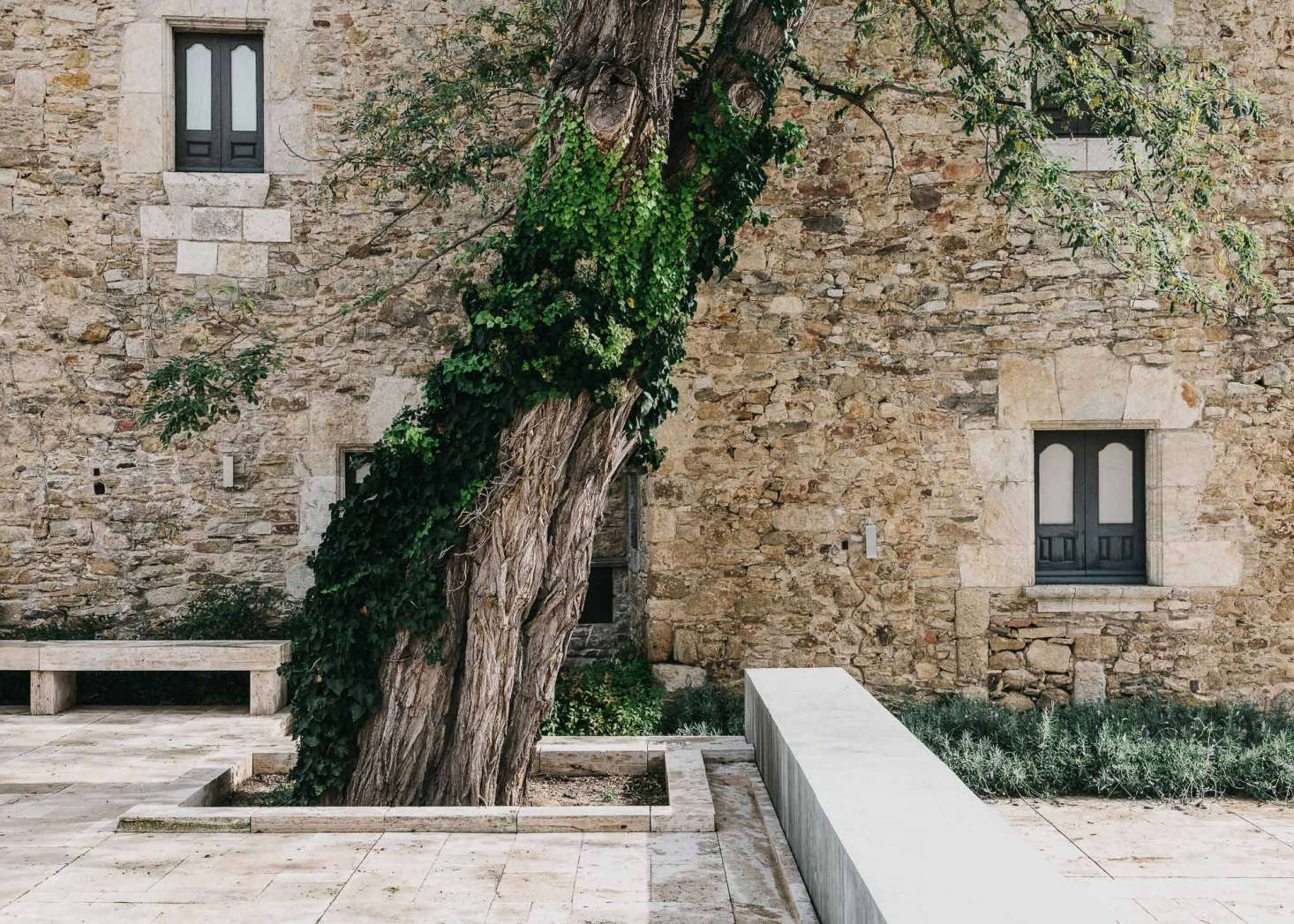 A Study in Stone: The Renaissance of a Medieval Castle Garden in ...