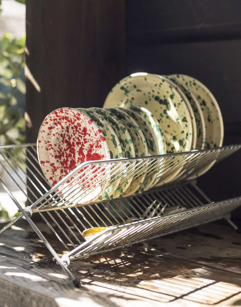 Steal This Look: A Stylishly Deconstructed Outdoor Kitchen - Gardenista