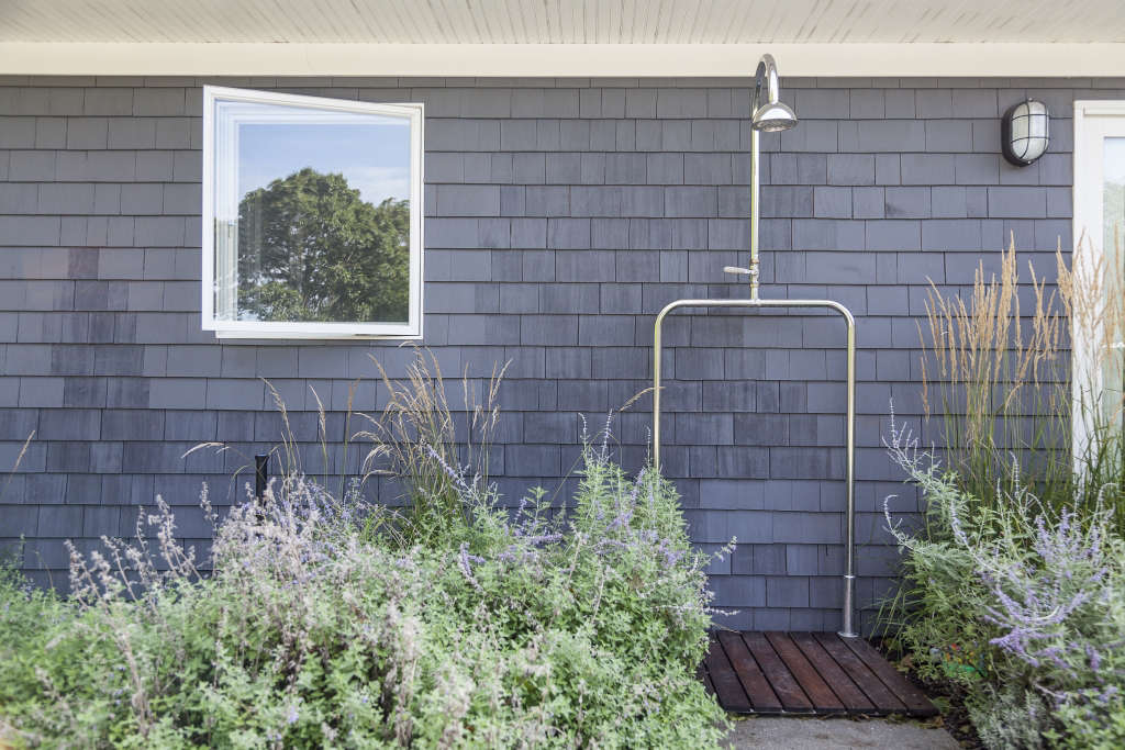 Outdoor Showers 20 Ideas For Bathing En Plein Air Gardenista