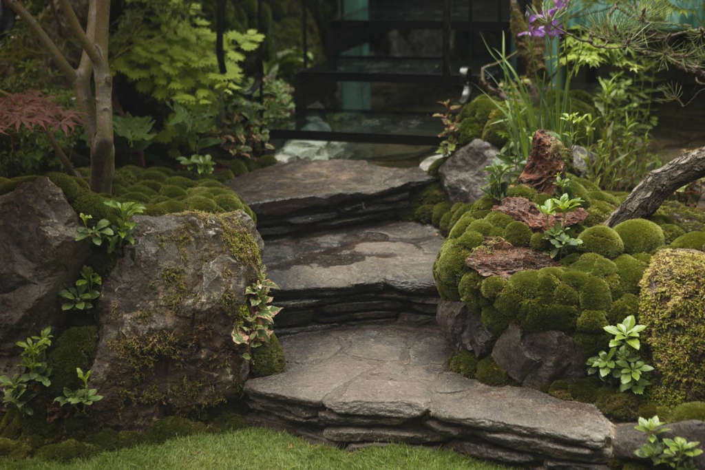 Chelsea Flower Show Favorite: Mr. Ishihara's Minimal Water Hut - Gardenista