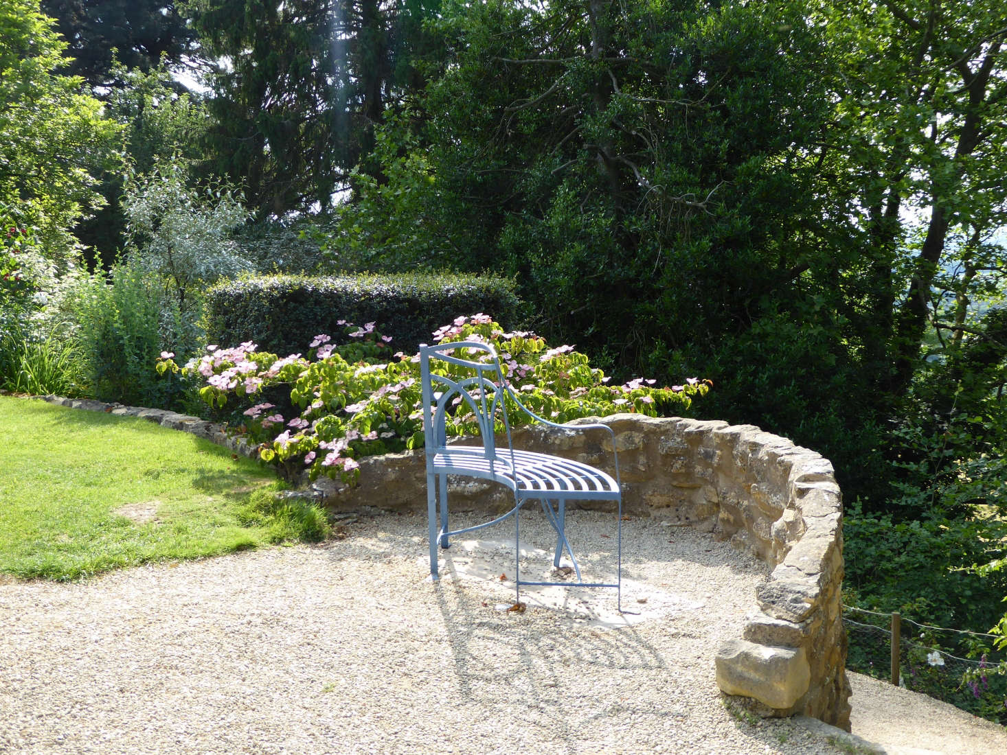 10 Ideas to Steal from the Romantic Gardens at Kiftsgate Court - Gardenista