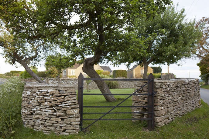 Hardscaping 101: Dry Stone Walls - Gardenista