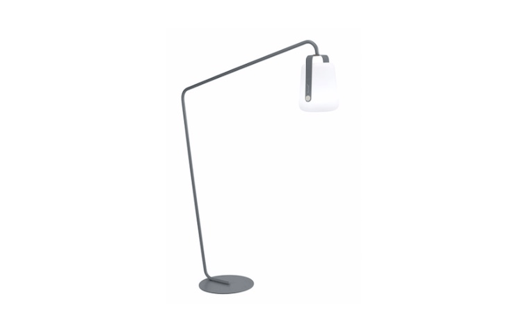 10 Easy Pieces: Outdoor Task Floor Lights - Gardenista