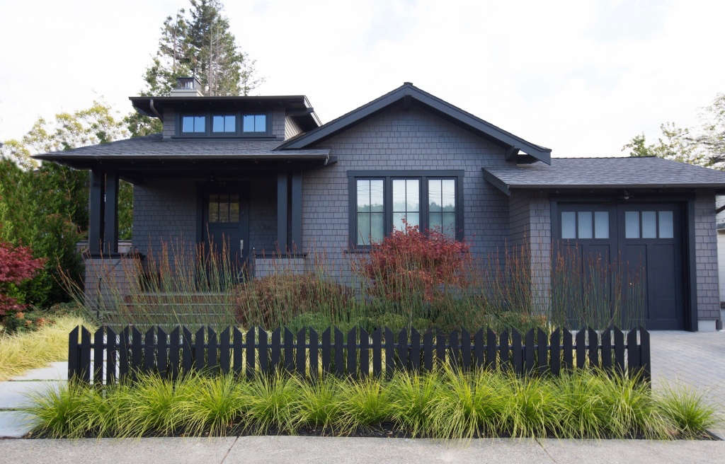 Before & After: A 1940s-Suburban House Grows Up Gracefully in Mill ...