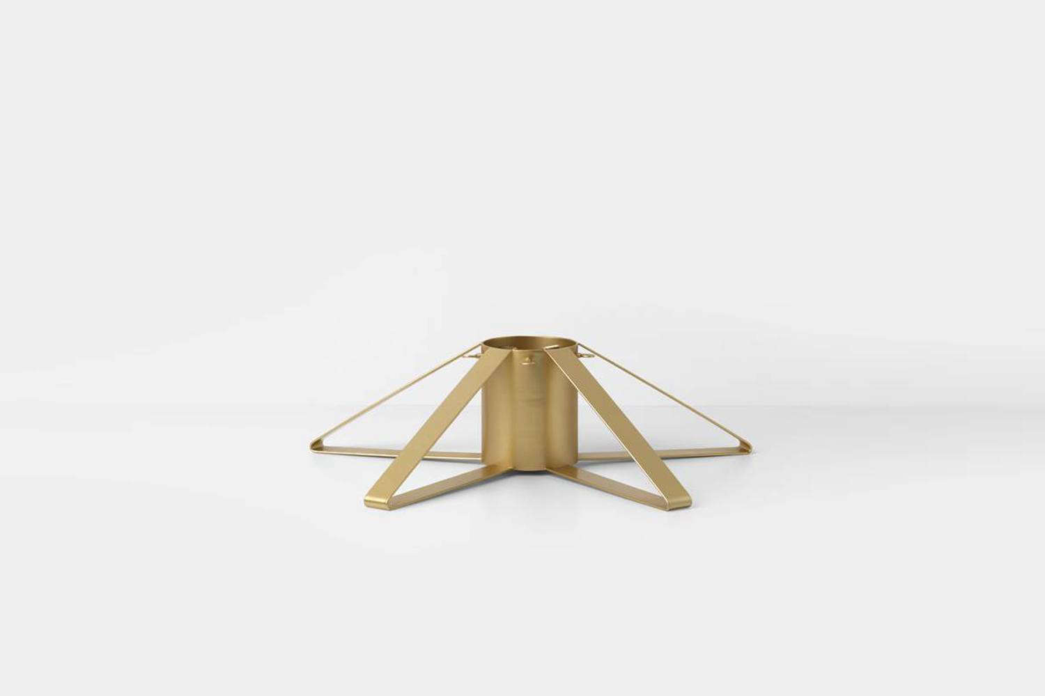 Holiday Utility: 13 Christmas Tree Stands - Gardenista