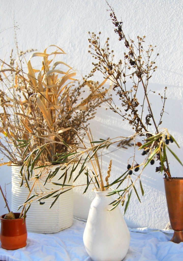 Dried Flowers: 7 Ideas for Grasses, Seedpods, and Branches - Gardenista
