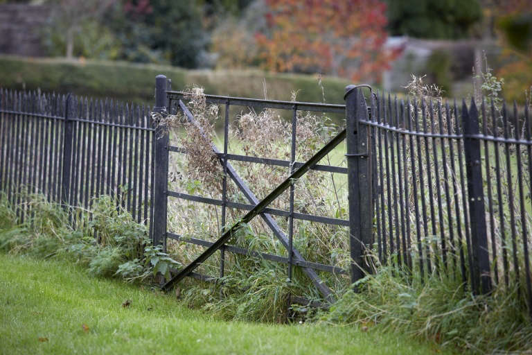Garden Gate Design: 10 Iron Entryways with Curb Appeal - Gardenista