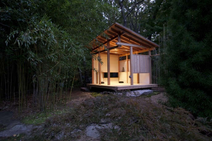 Outbuilding of the Week: A Teahouse on the Connecticut Coast - Gardenista