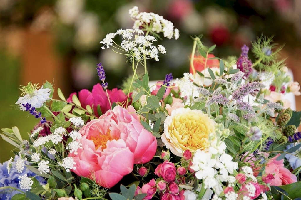 Royal Wedding: The Self Taught Florist Behind the Scenes with Meghan ...