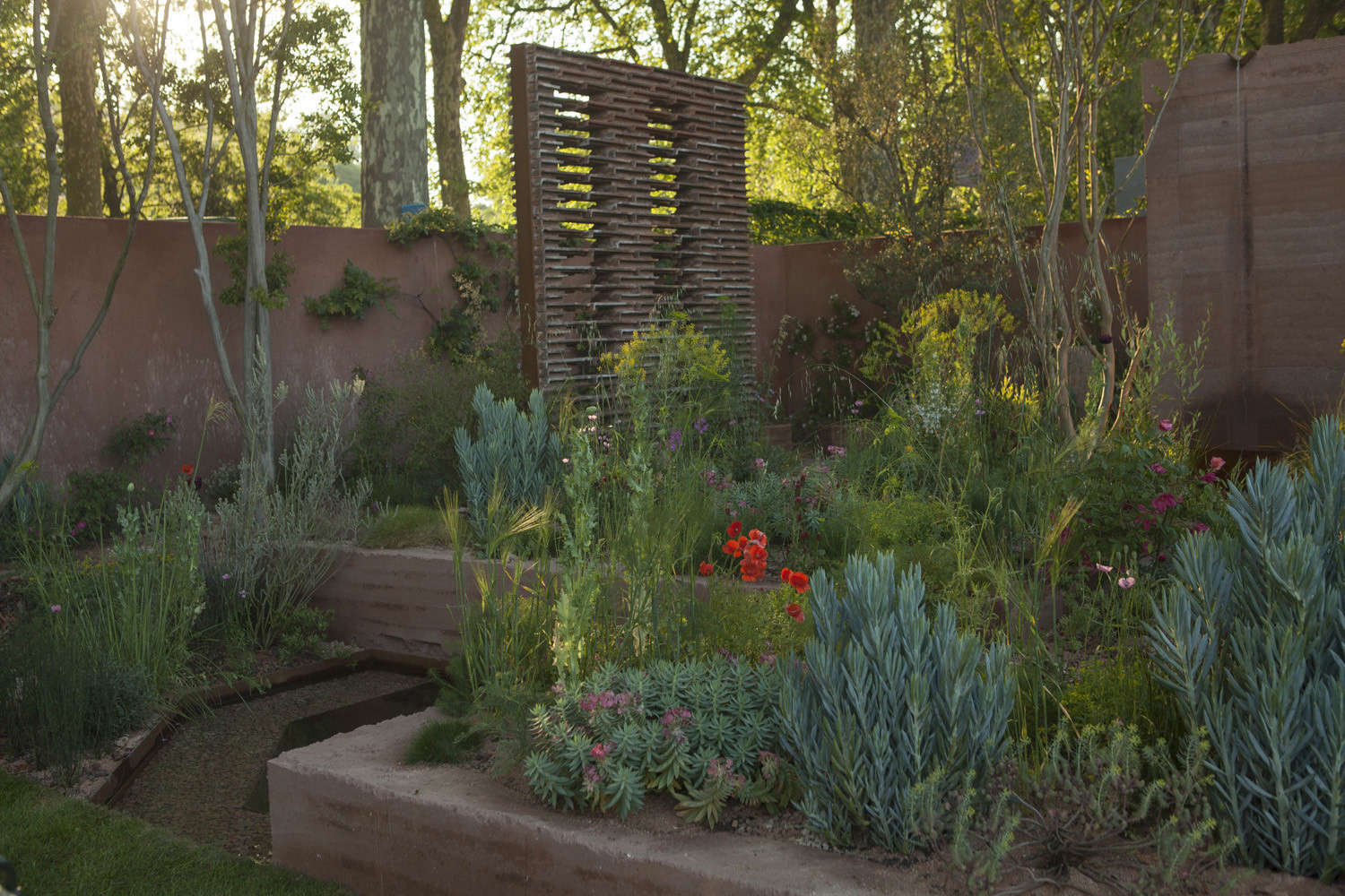 Chelsea Flower Show 2018: A Behind-the-Scenes Look at Designer Sarah ...