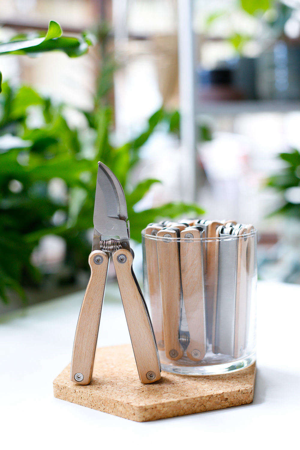 Object of Desire: Pocket Pruner Multi-Tool - Gardenista