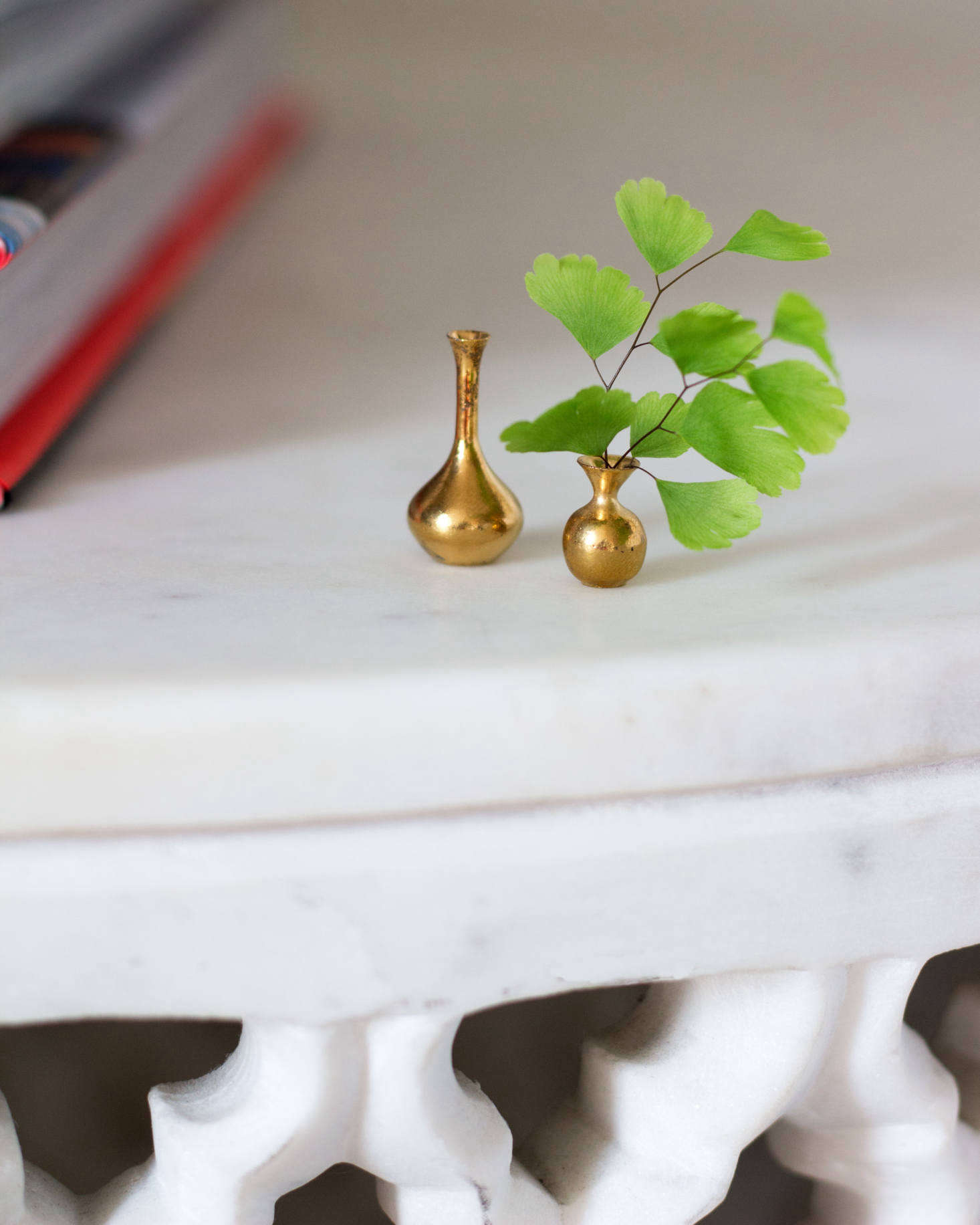 Tiny Bouquets: 8 Ideas for Floral Arrangements in Miniature Vases ...