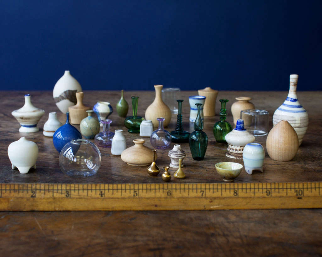 Tiny Bouquets: 8 Ideas for Floral Arrangements in Miniature Vases ...
