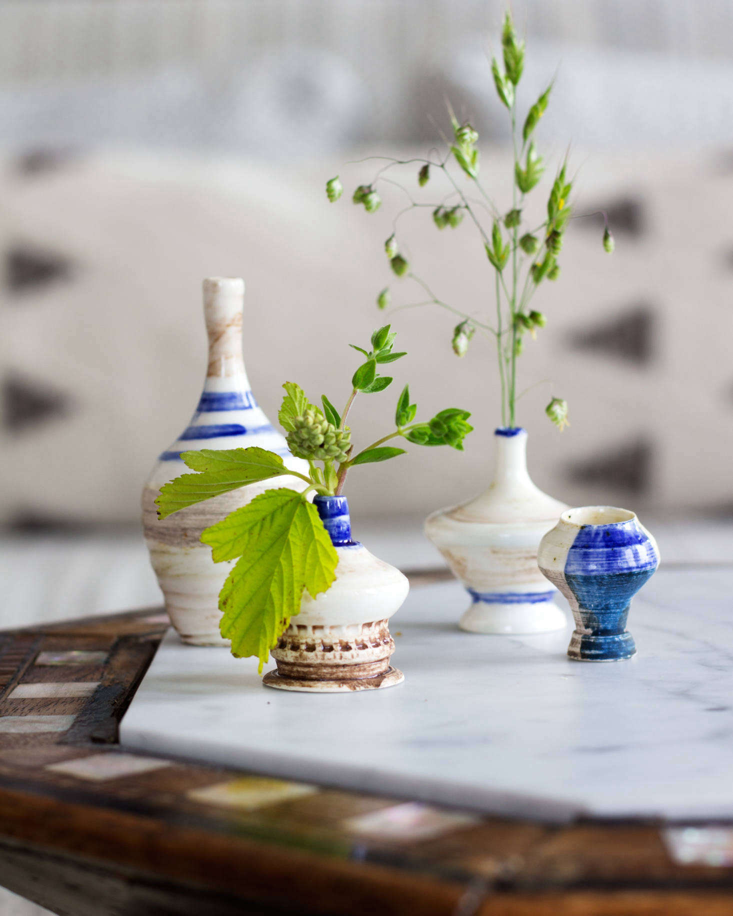 Tiny Bouquets: 8 Ideas for Floral Arrangements in Miniature Vases ...