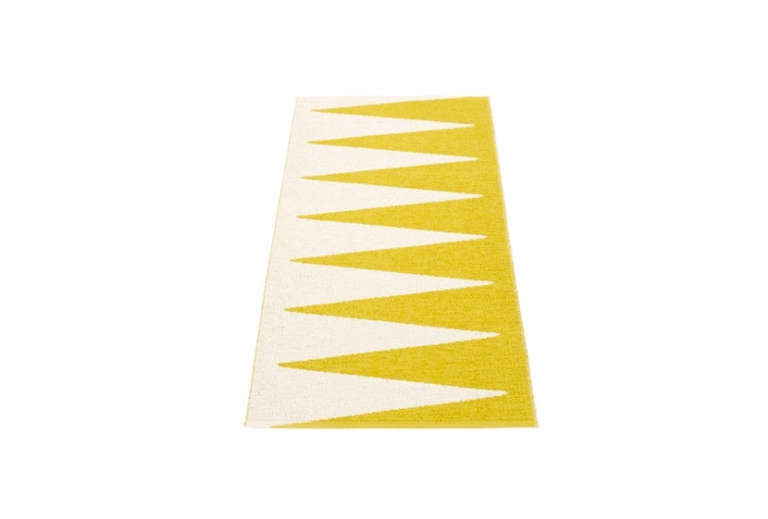 10 Easy Pieces: Indoor-Outdoor Plastic Rugs from Sweden