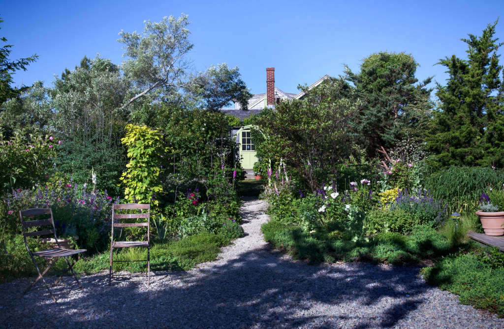 Landscaping Ideas: A Classic Cottage Garden on Cape Cod - Gardenista