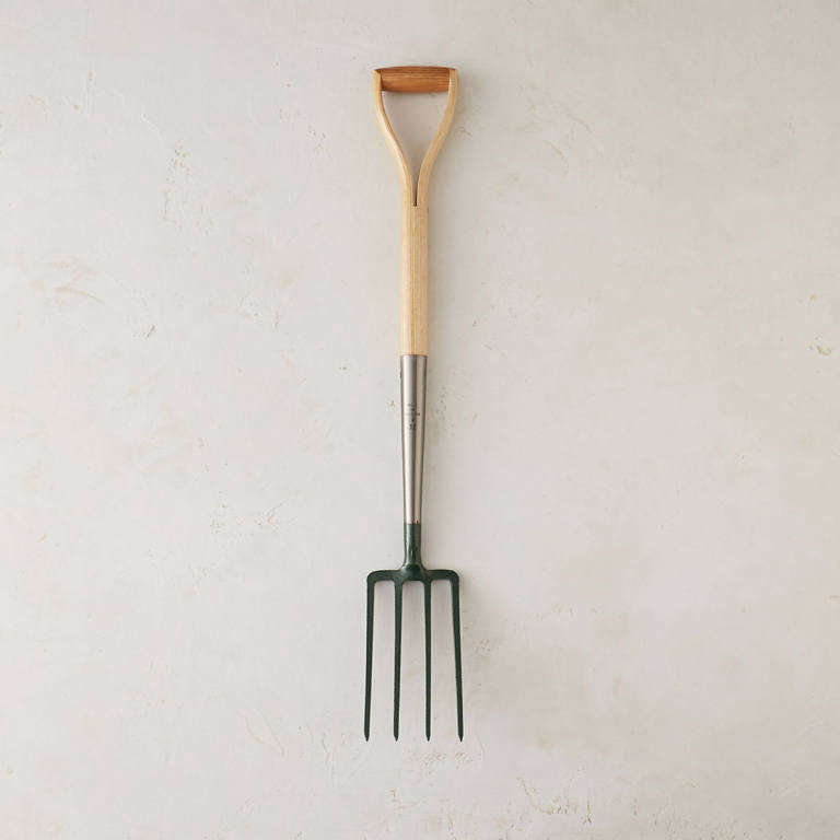 10 Easy Pieces: Pitchforks - Gardenista
