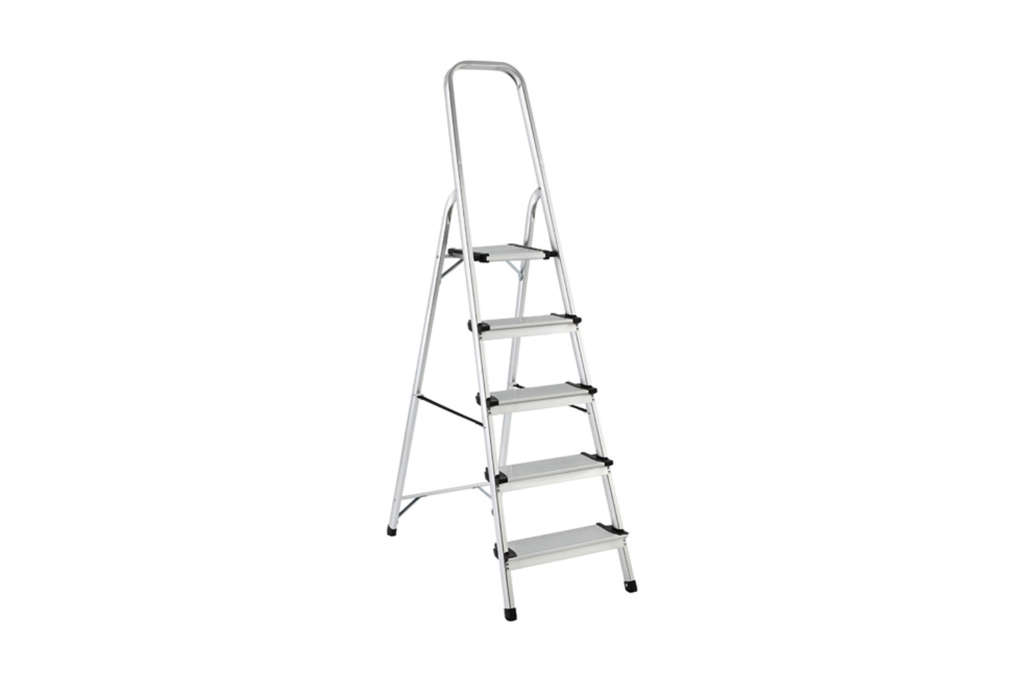 10 Easy Pieces: Mid-Size Utility Ladders - Gardenista