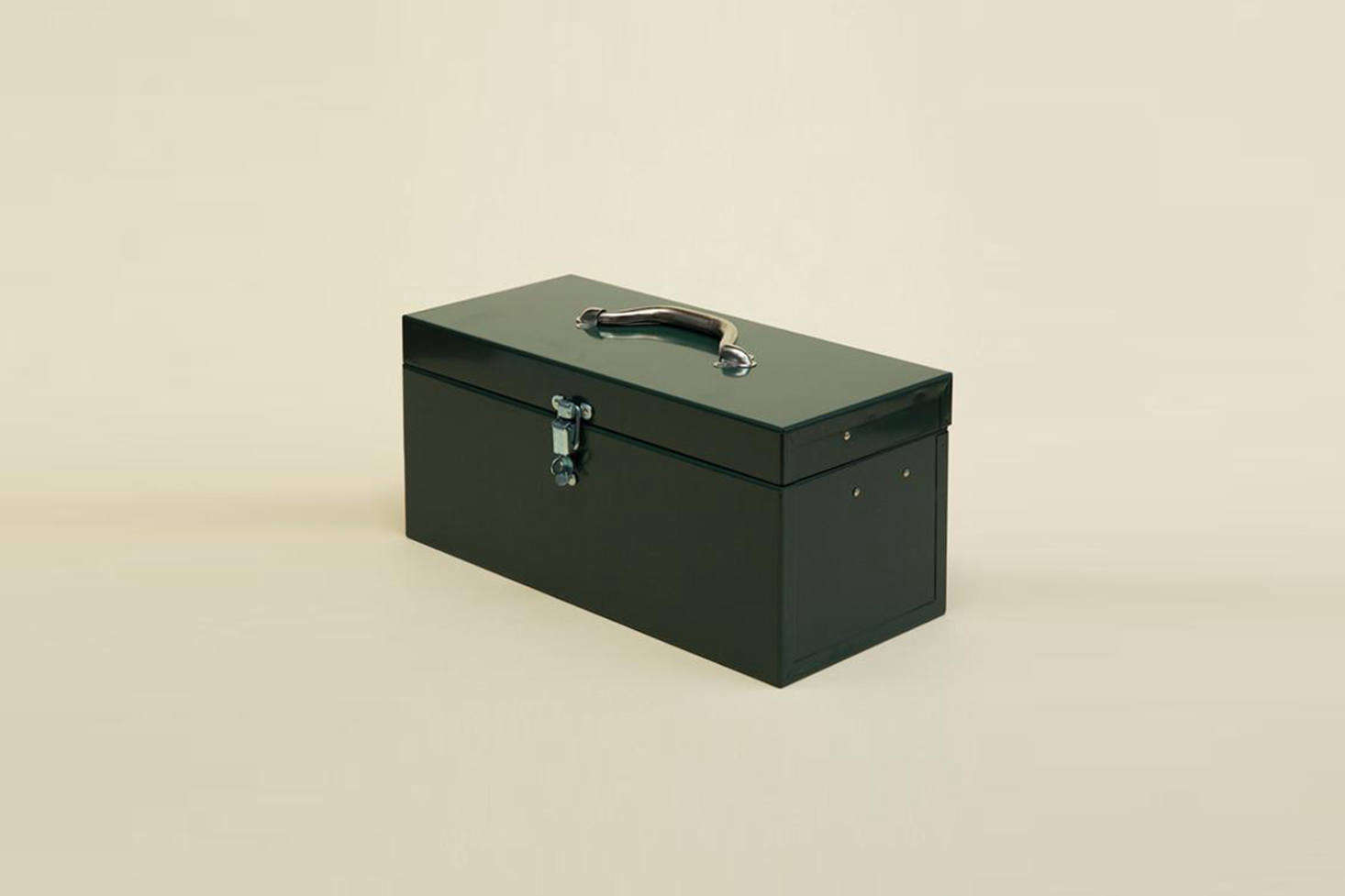 10 Easy Pieces: Metal Toolboxes - Gardenista