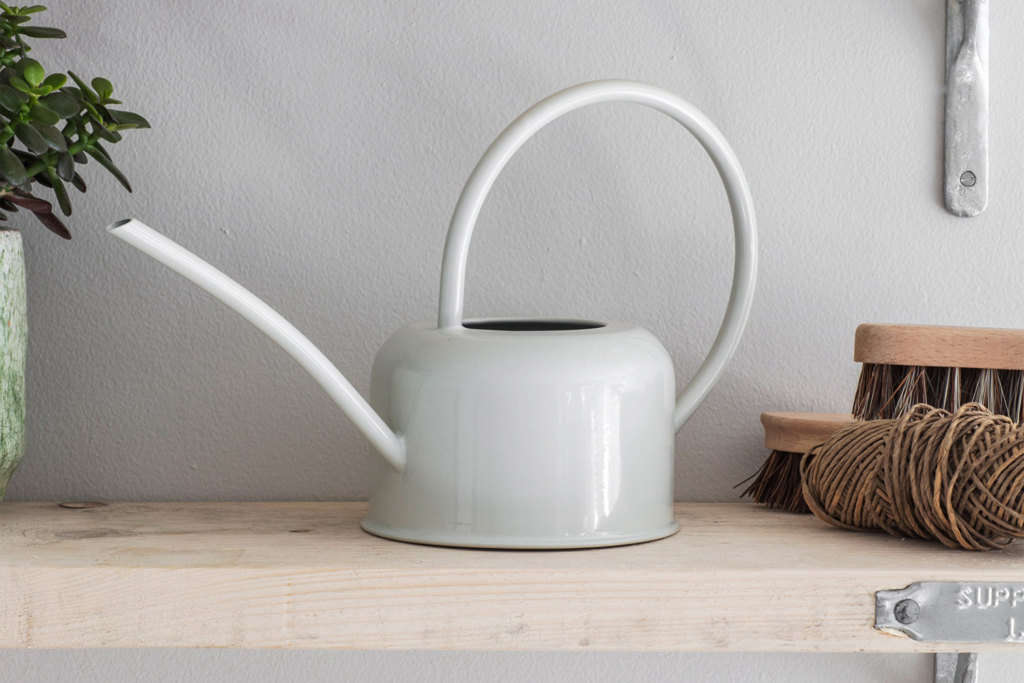 10 Easy Pieces: Color-Coated Watering Cans - Gardenista