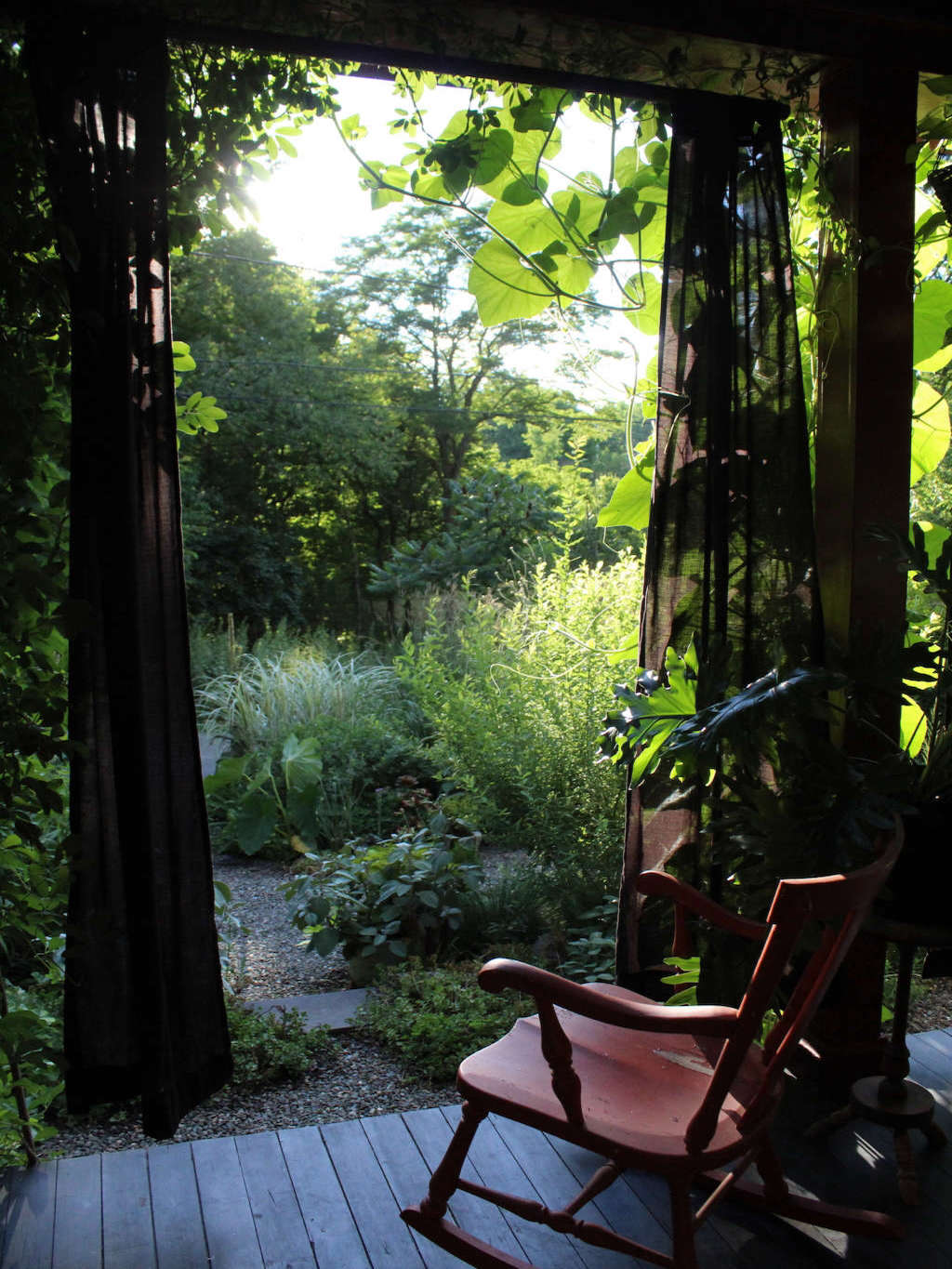 Garden Exploration: A Flourishing Oasis in the Catskills - Gardenista