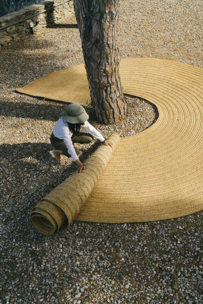 Object of Desire: A Woven Rug Made for Gathering Around a Tree - Gardenista