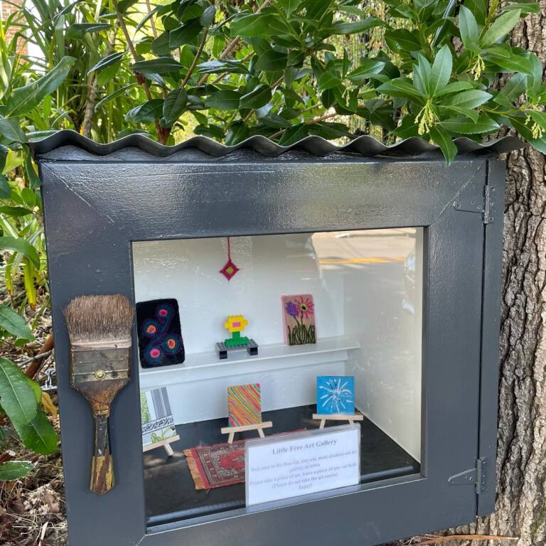 Trend Alert: Little Free Art Galleries for Your Front Yard - Gardenista