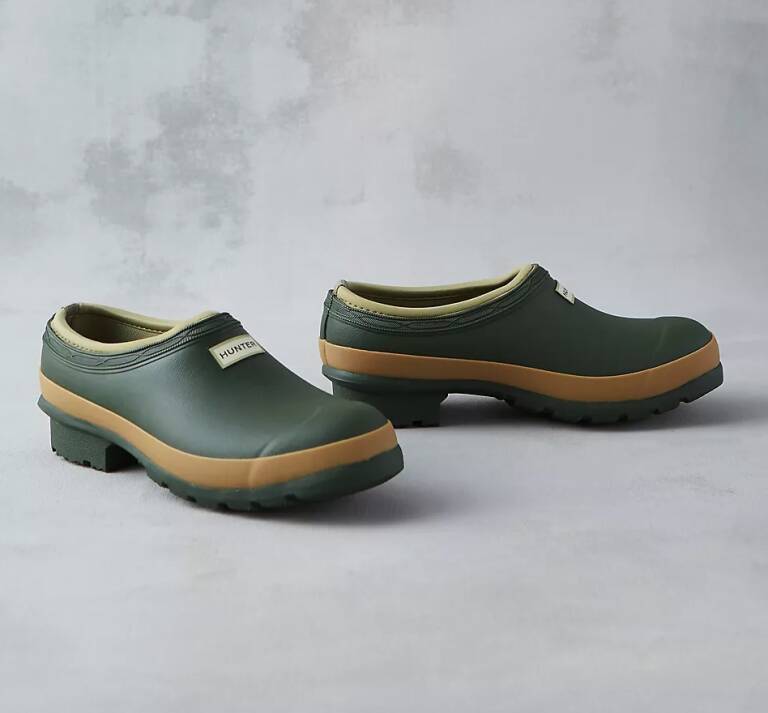 10 Easy Pieces: Gardening Clogs - Gardenista