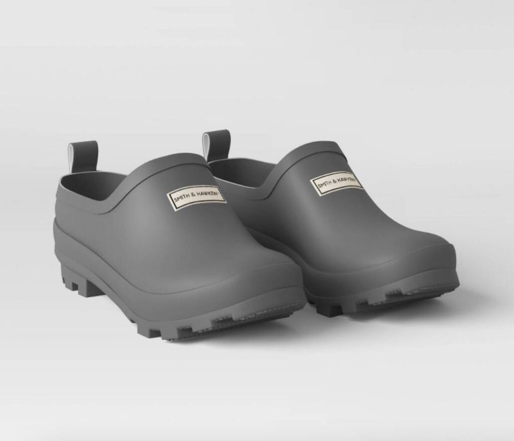 10 Easy Pieces: Gardening Clogs - Gardenista