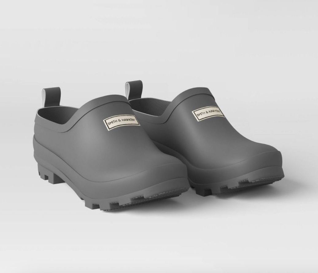 10 Easy Pieces: Gardening Clogs - Gardenista